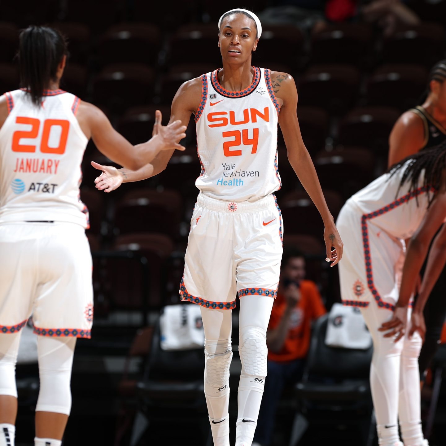 Liz Cambage Stats, Height, Weight, Position, Draft Status and More | WNBA