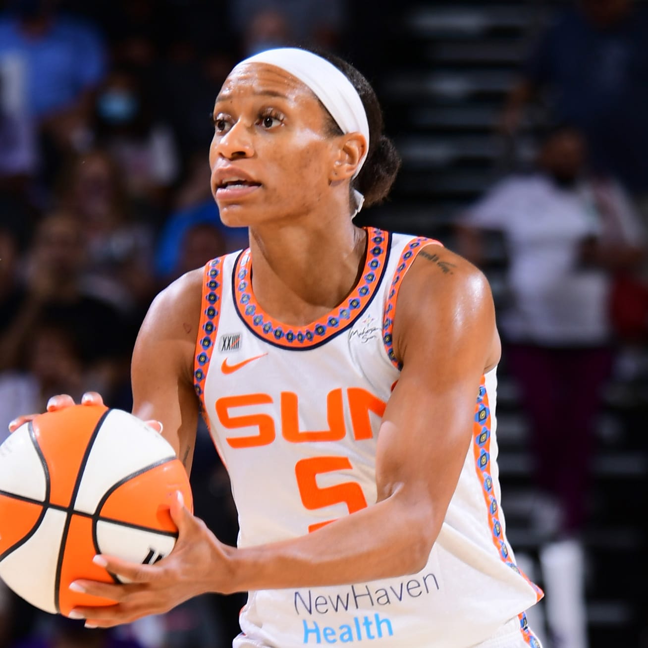 Jasmine Thomas Stats, Height, Weight, Position, Draft Status and More ...