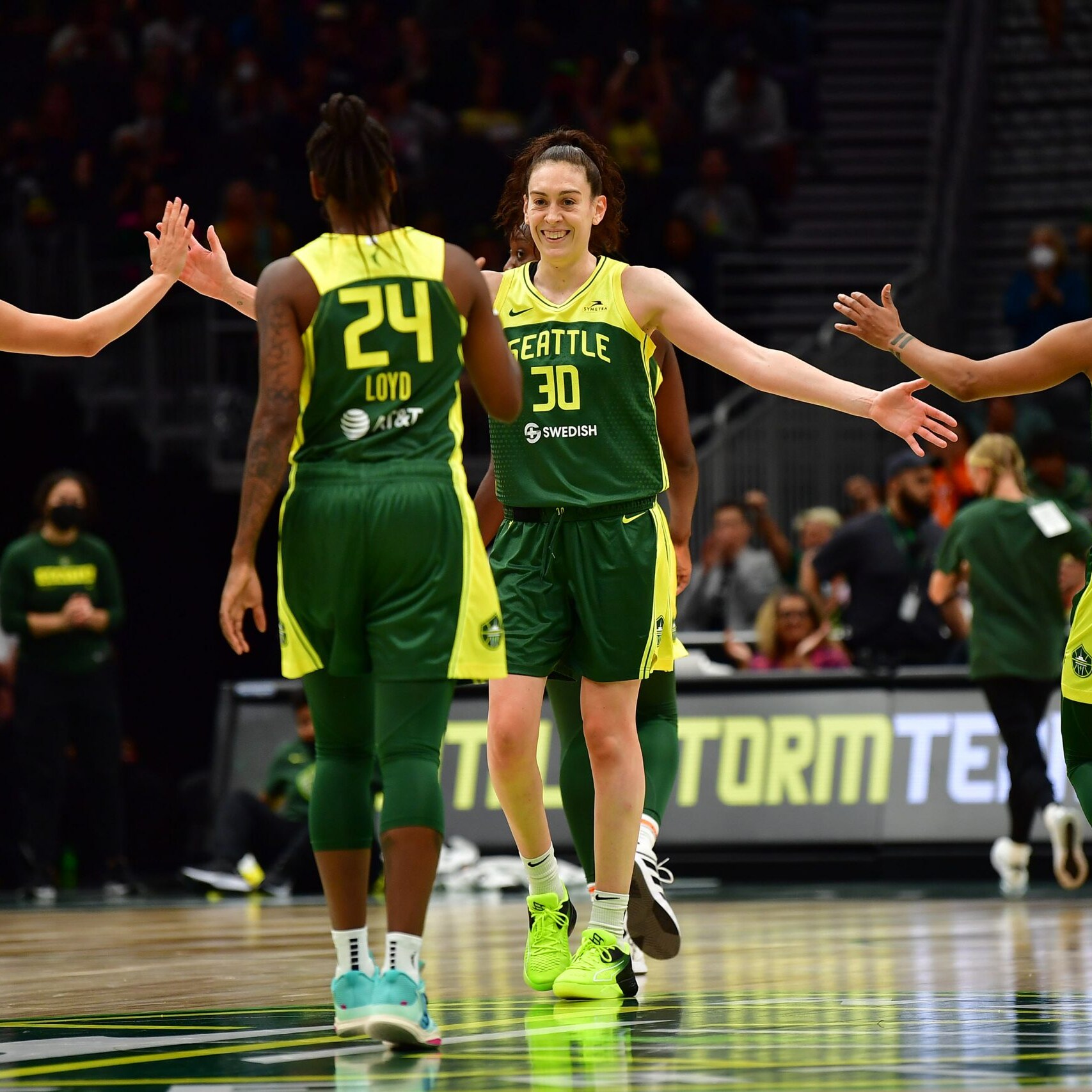 Queen Egbo Stats, Height, Weight, Position, Draft Status and More | WNBA