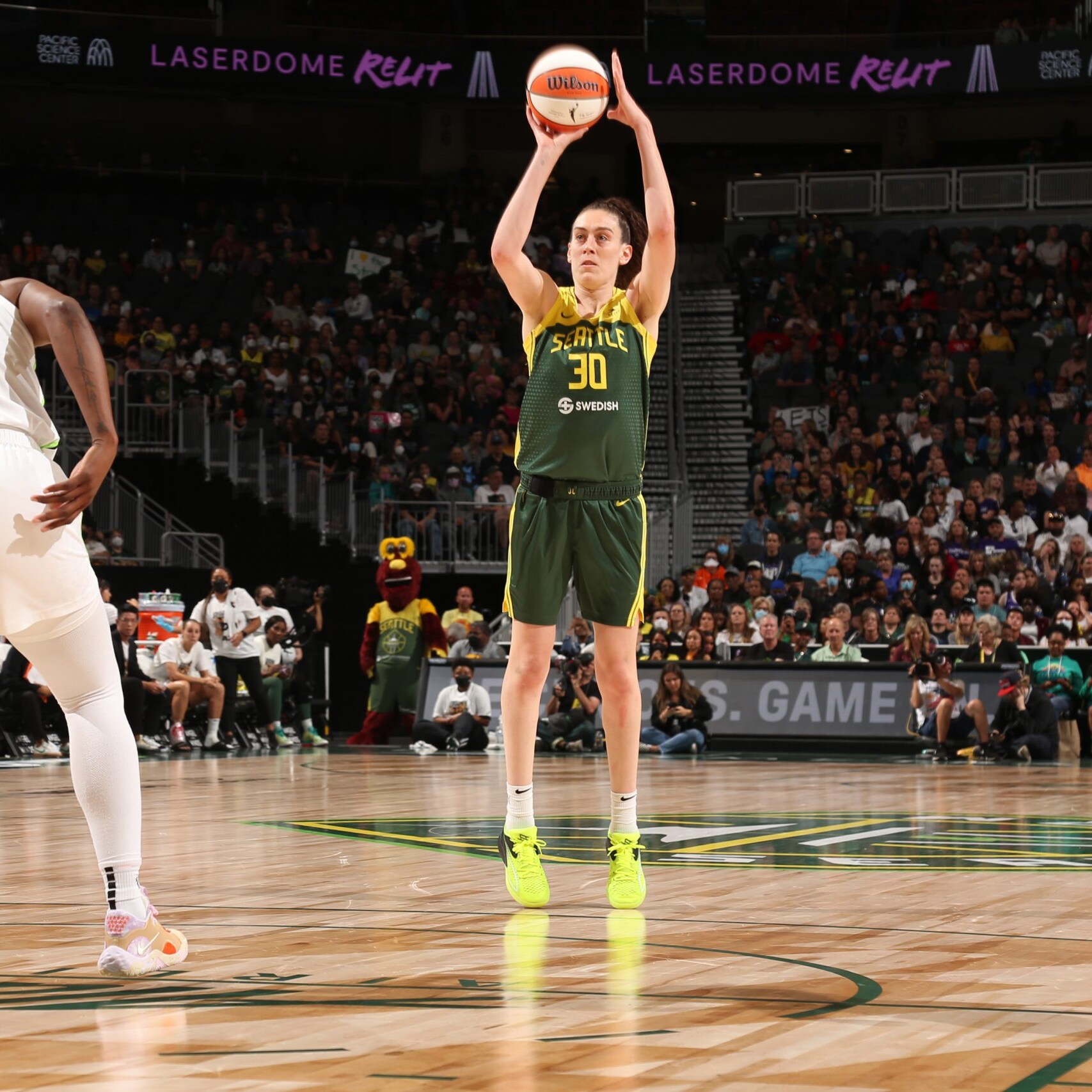 Gabby Williams Stats, Height, Weight, Position, Draft Status and More ...