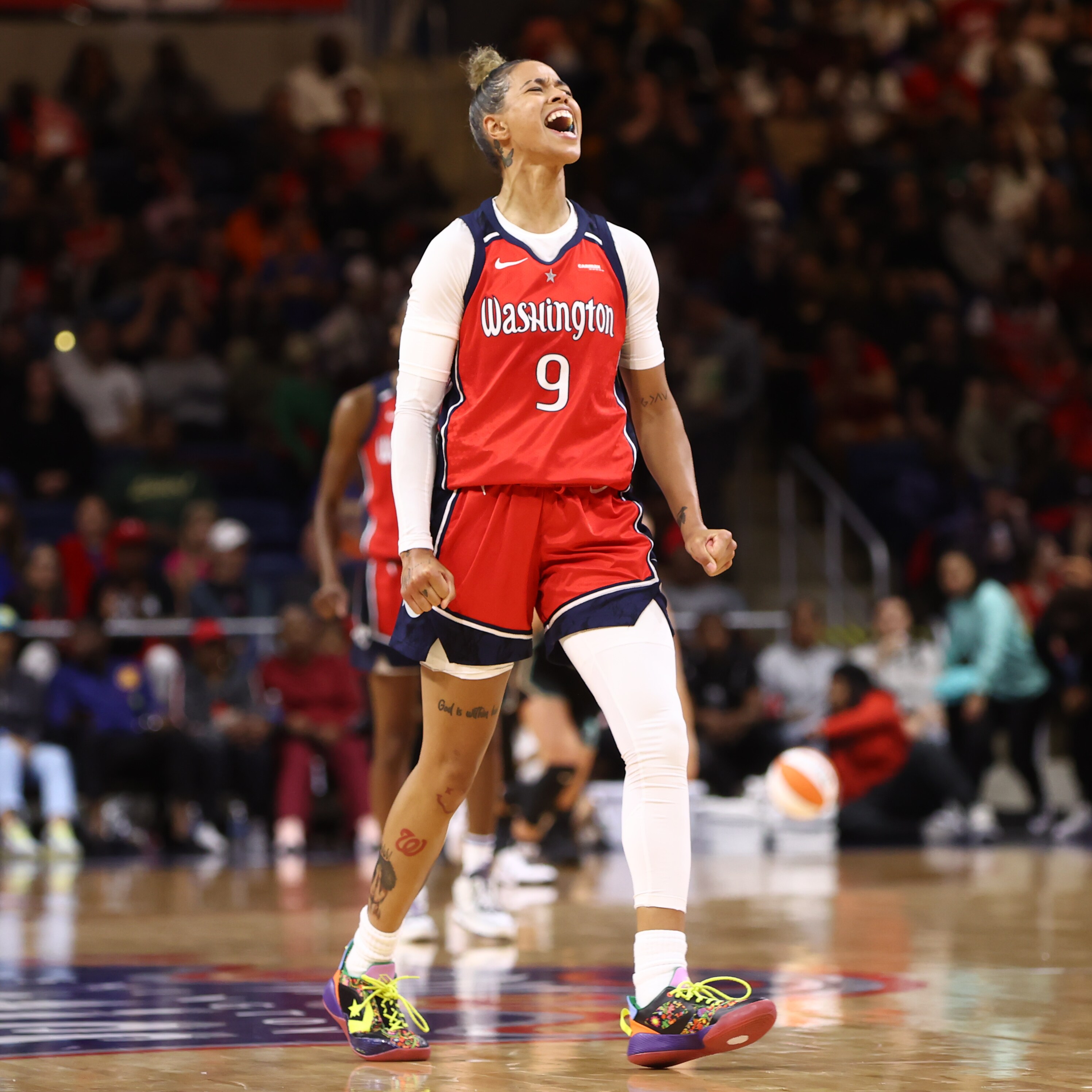 Kristi Toliver Stats, Height, Weight, Position, Draft Status and More ...