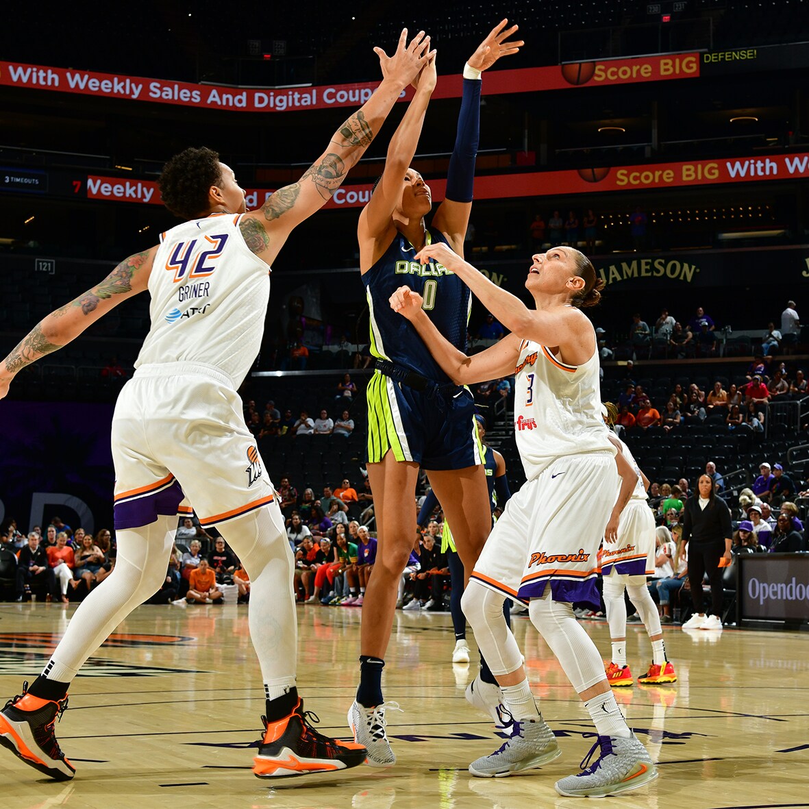 Sug Sutton Stats, Height, Weight, Position, Draft Status and More | WNBA