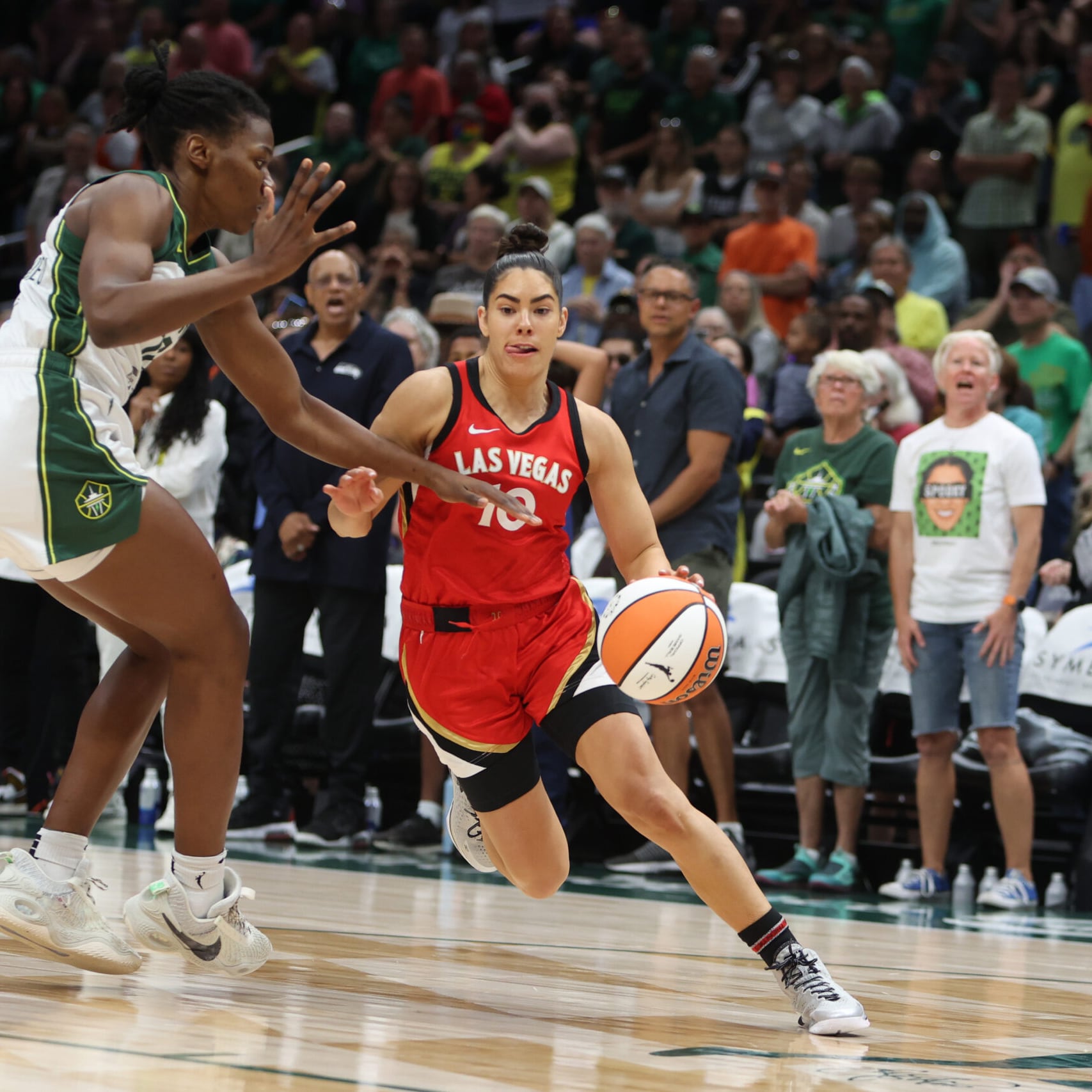 Kelsey Plum Stats, Height, Weight, Position, Draft Status and More | WNBA