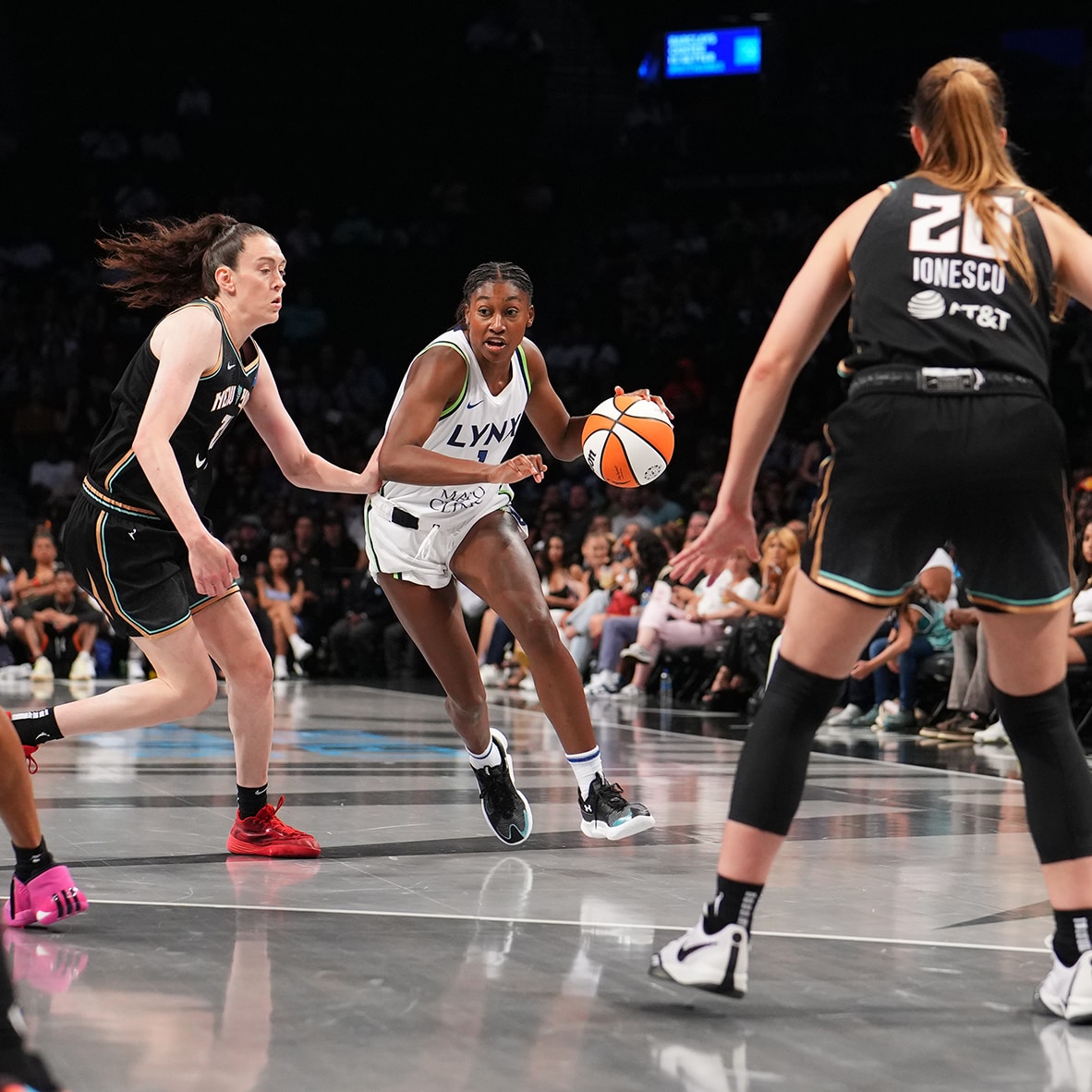 Dorka Juhász Stats, Height, Weight, Position, Draft Status and More | WNBA