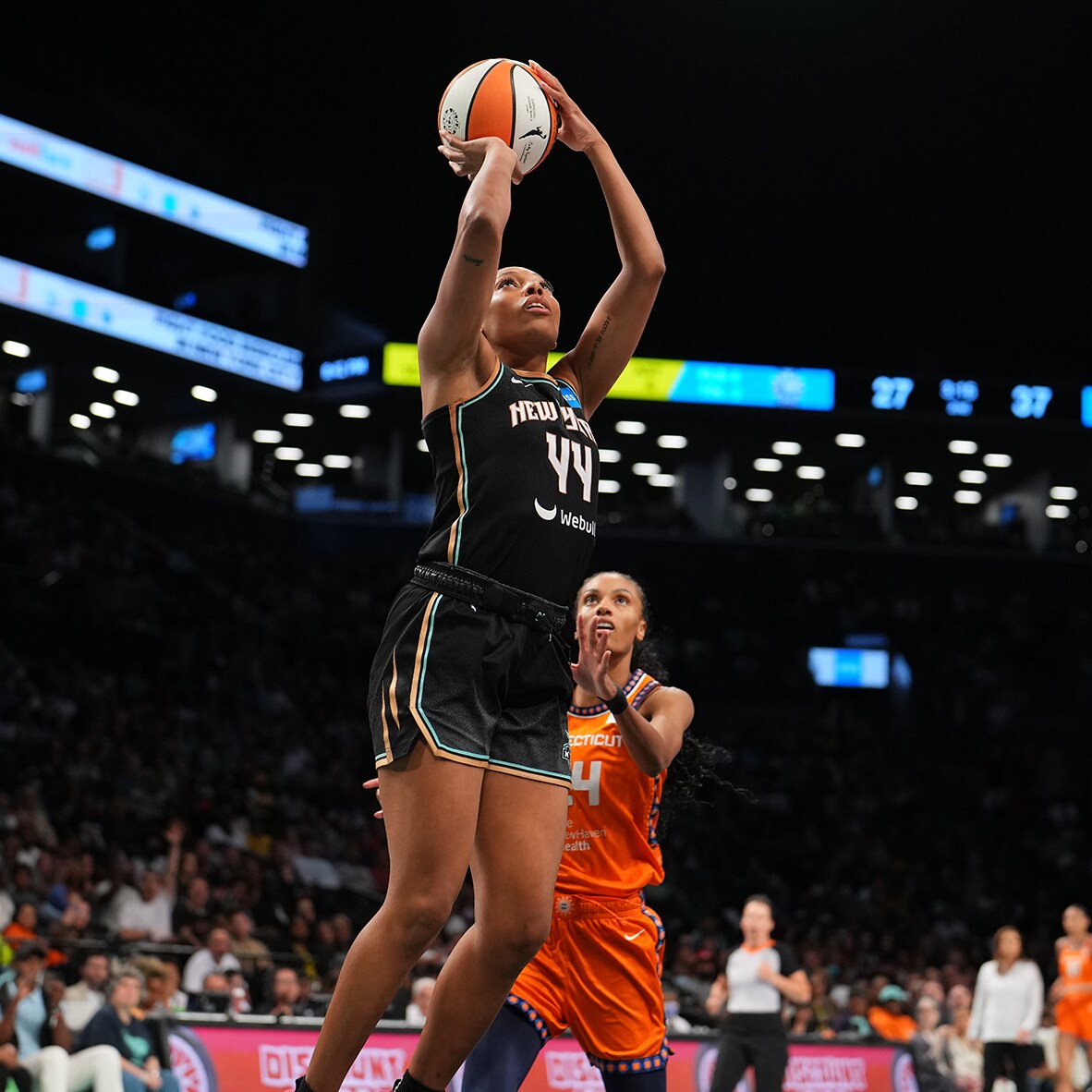 Courtney Vandersloot Stats, Height, Weight, Position, Draft Status and ...