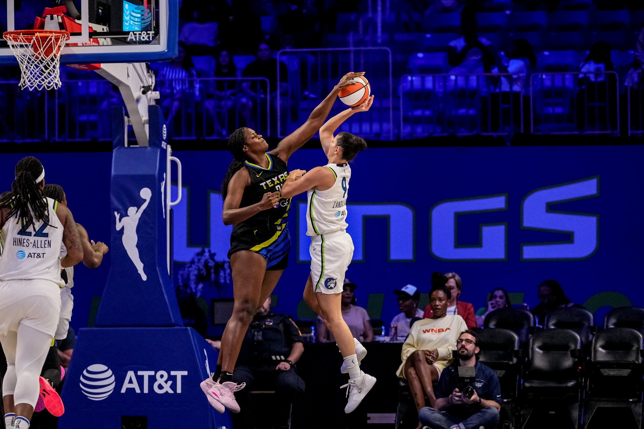 Dallas Wings Win Third Straight, Toppling Minnesota Lynx 94-76