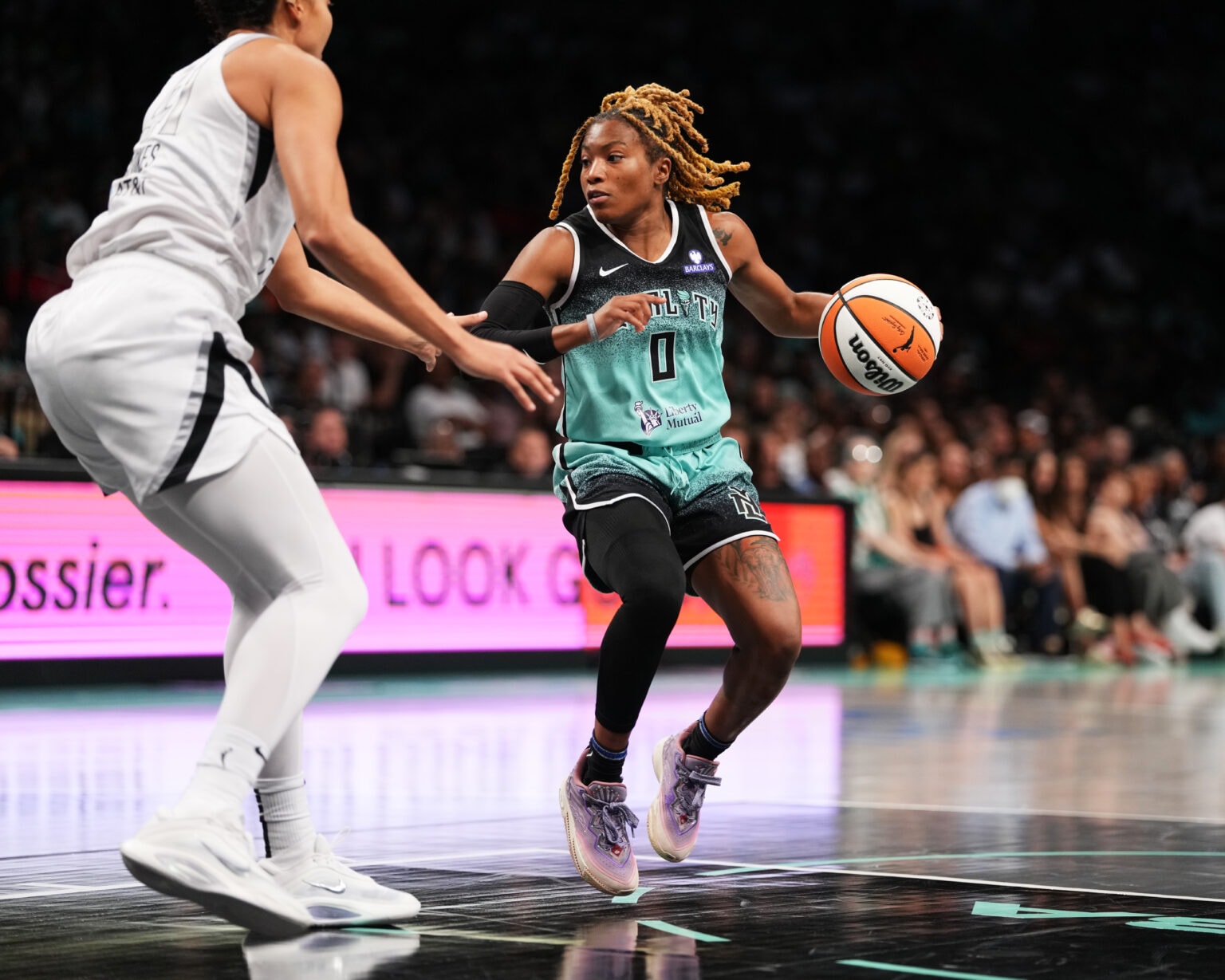 Minnesota Lynx Sign Guard Jaylyn Sherrod