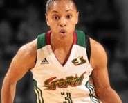 Angel Goodrich Re-Signs with Seattle
