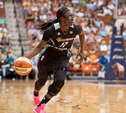 Los Angeles Signs All-Star Guard Essence Carson - WNBA