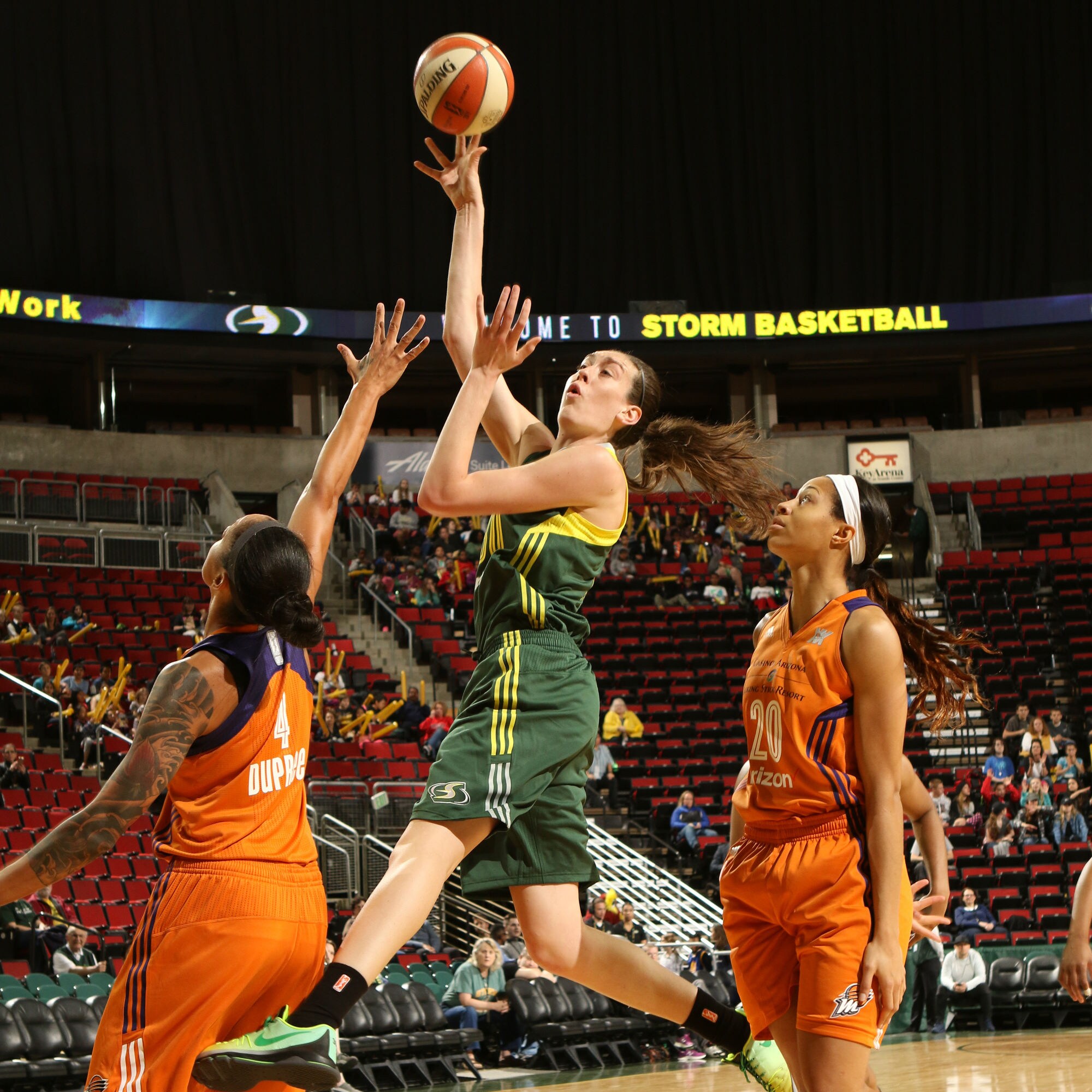 Stewart's 2016 In Photos: From NCAA Champion To Rookie of the Year - WNBA