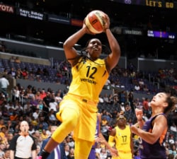 Chelsea Gray's Season-High 24 Leads Sparks Past Mercury - WNBA