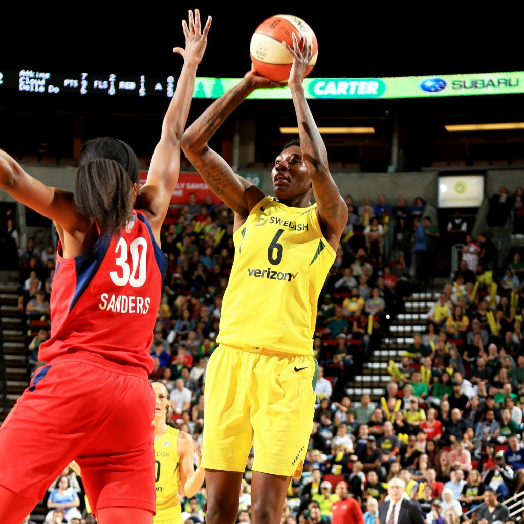 Best Photos From #WNBAFinals Game 1 - WNBA