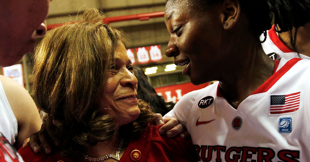 Best Social Reactions to Rutgers Women's Basketball Coach Stringer Wins 1000th Game - WNBA