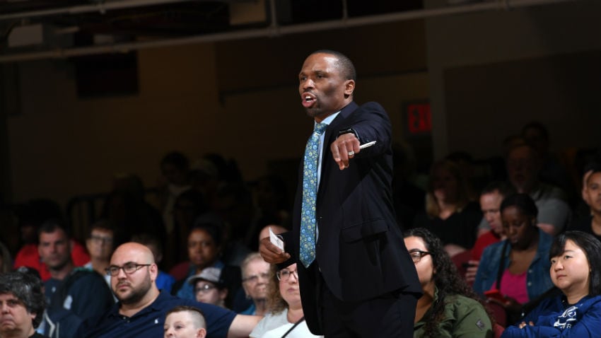 Chicago's James Wade Named 2019 WNBA Coach Of The Year