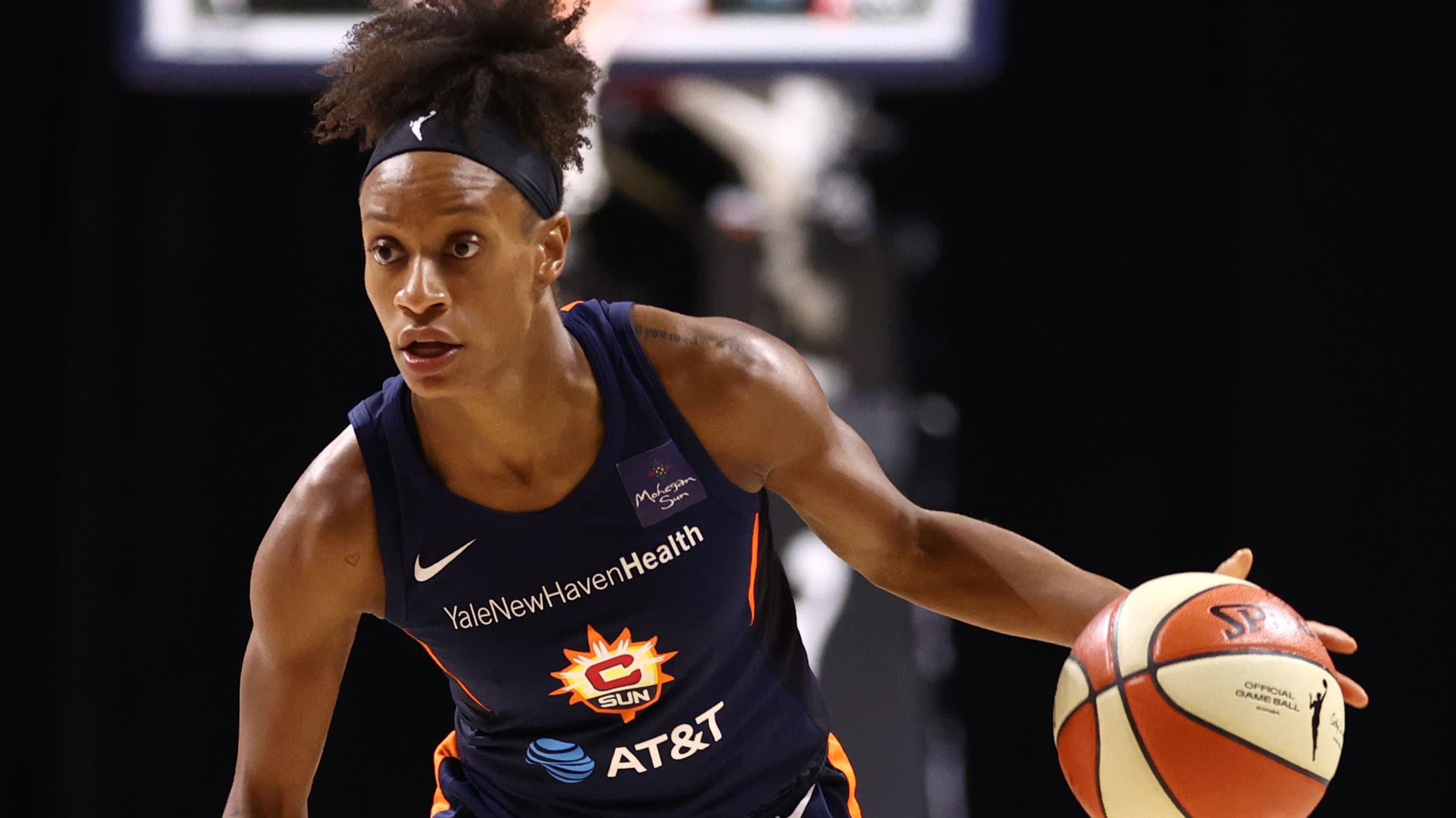 Jasmine Thomas Re-Signs With Connecticut Sun
