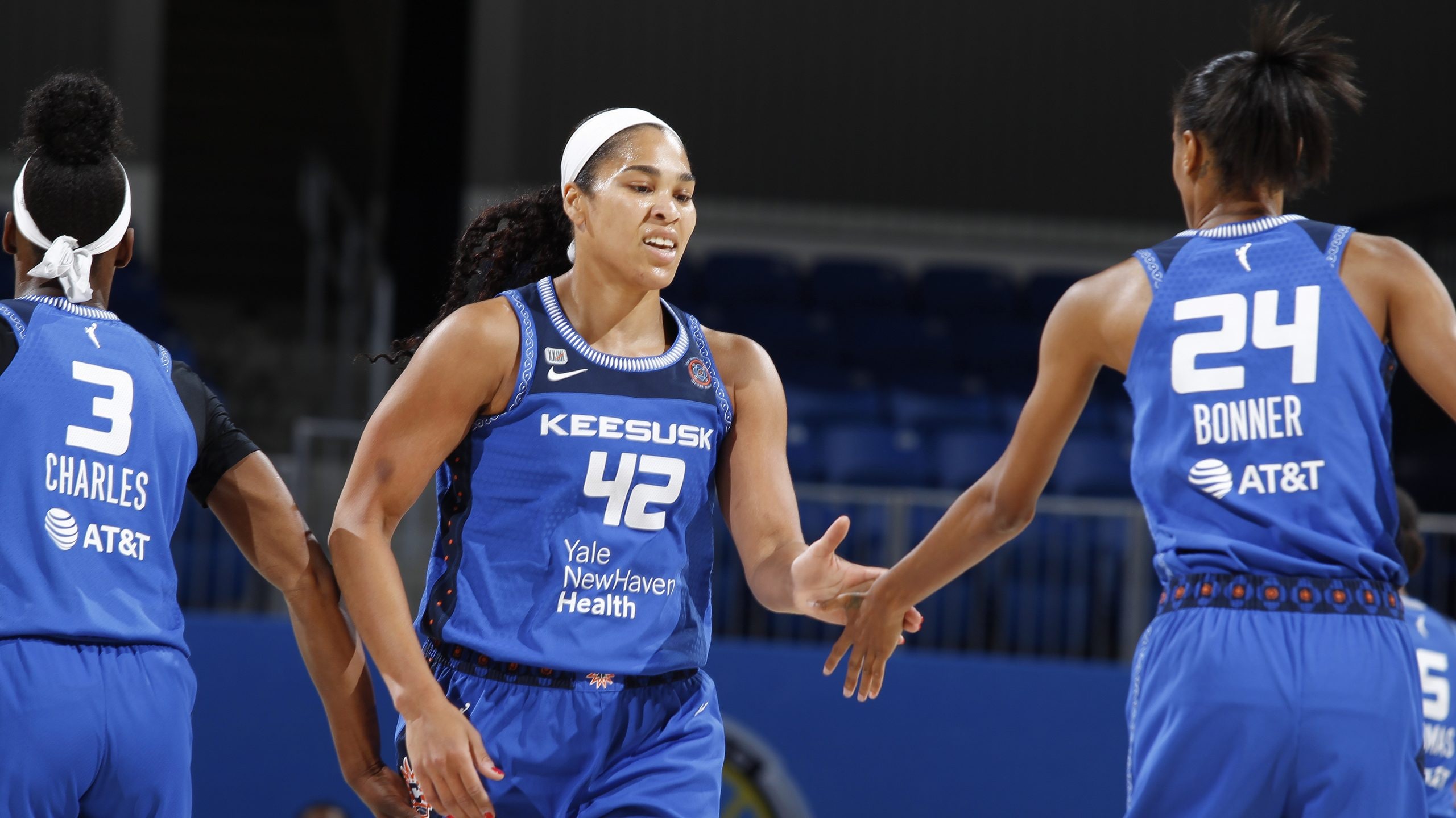 WNBA Playoffs 2021 Semifinal Preview: (1) Connecticut Sun vs. (6 ...