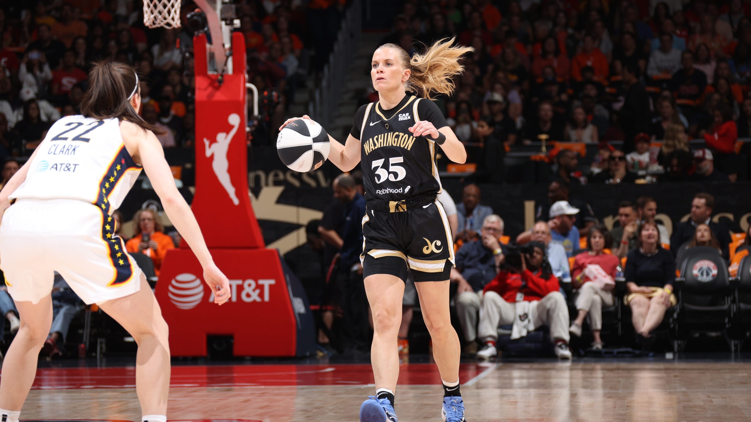 Aaliyah Edwards Stats, Height, Weight, Position, Draft Status and More ...