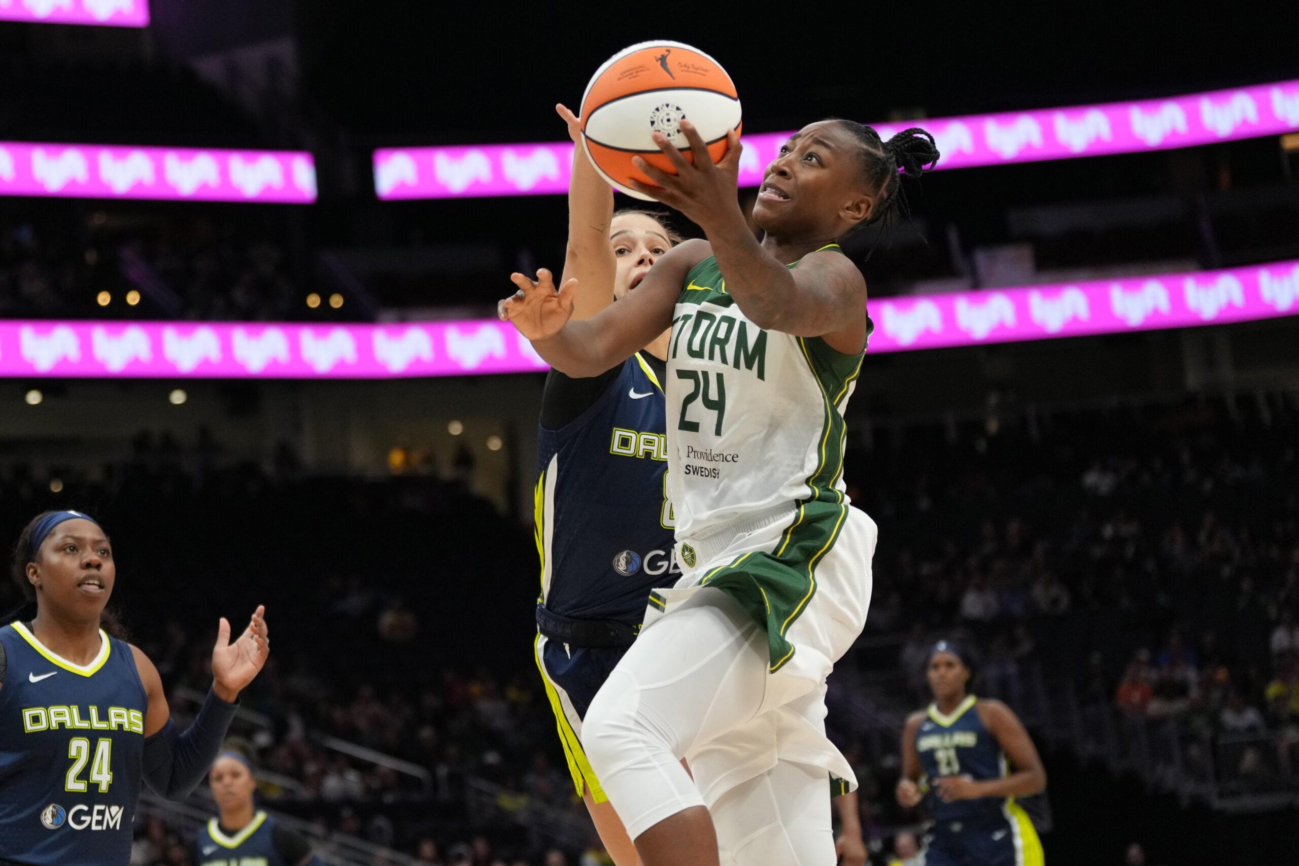 Skylar Diggins Smith Stats Height Weight Position Draft Status And
