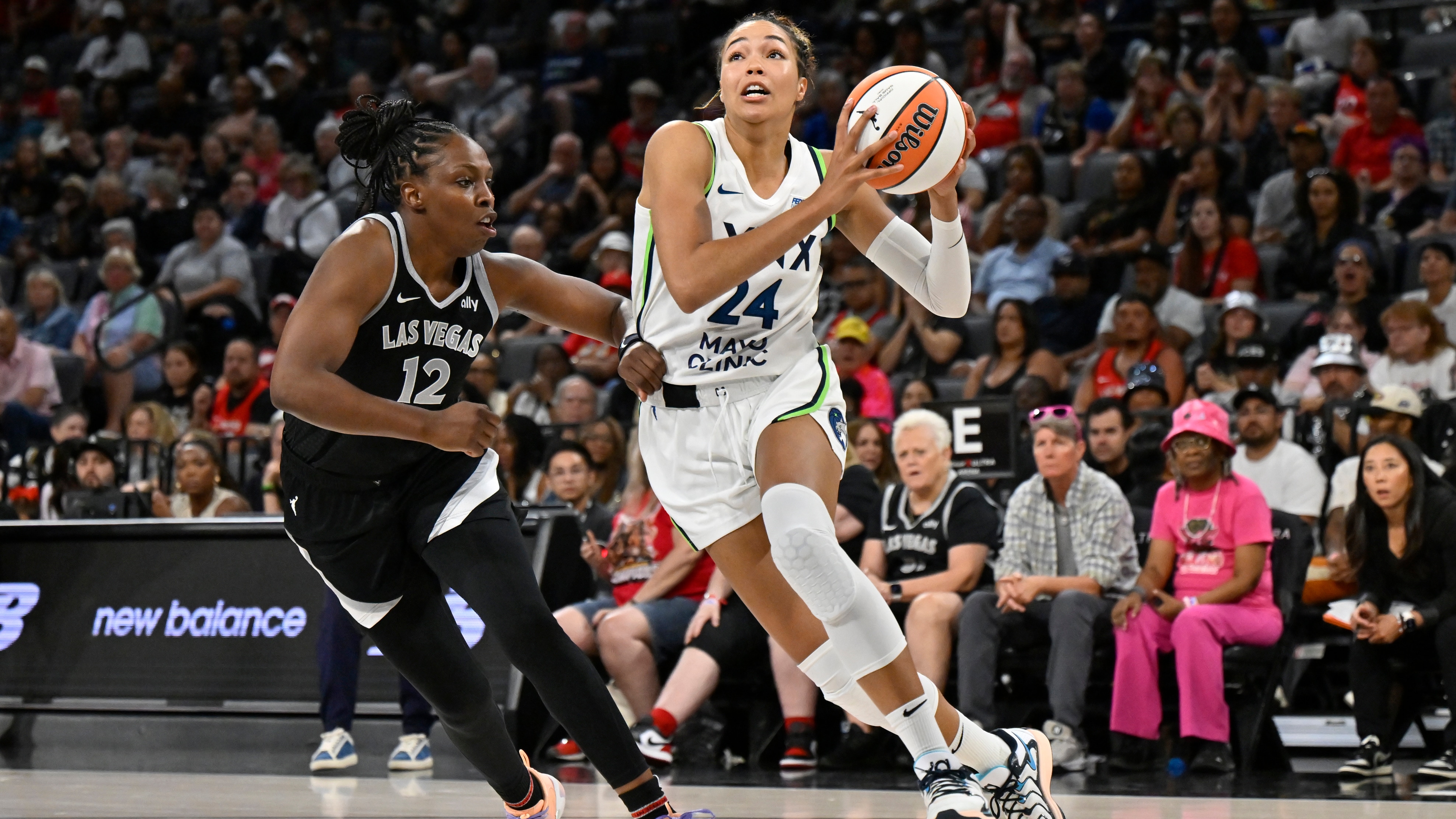 Chelsea Gray Stats, Height, Weight, Position, Draft Status and More | WNBA